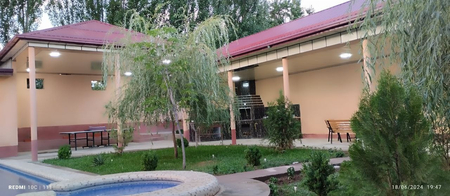 Oqtoshda oilaviy dacha