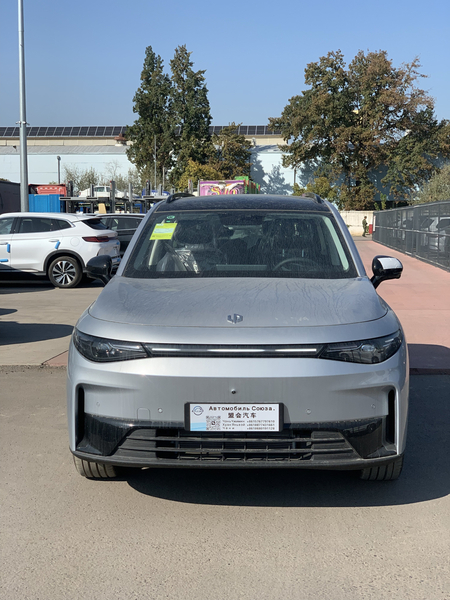 Leapmotor c16 2 dop opsiyali ev