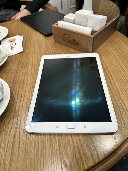 Galaxgy tab S2 в хорошем состаяние