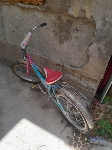 Продам велосипед, детский , примерно на. 8-10 лет.