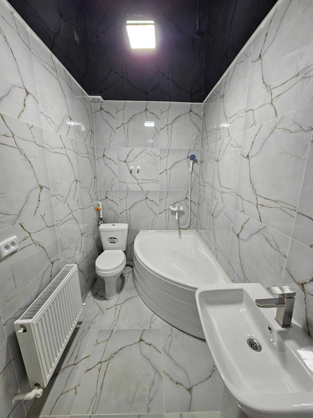 2 xonali 70m² 3-qavat sotiladi.