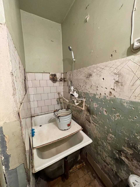 1 / 2 / 4 комнат. Рисовый Базар. Общижитие 19 м2.