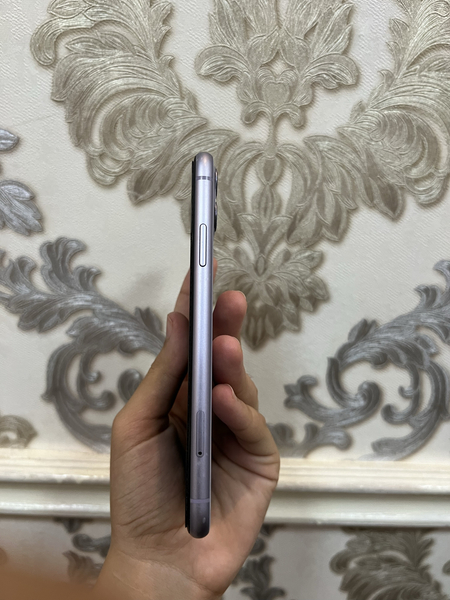 iPhone 11 , 128 tali -