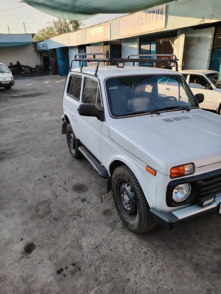 Niva 2121 srochniy sotiladi