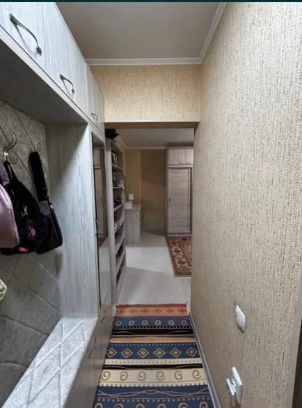 Продается 2/2/4 кирпич 50кв.м Балкон2*6 Чиланзар