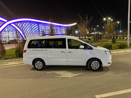JAC M4 Rossiyaga qatnashga komfort mikro avtobus
