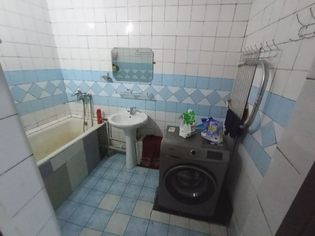 Chilonzor 23 kvartalda 2 xonali uy sotiladi