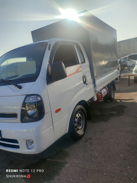 Kia bongo 2016 sotiladi