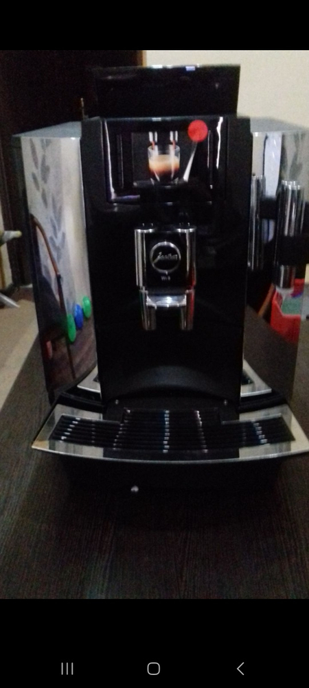 Coffee mashina Jura Professional sotiladi