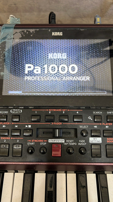 Срочно. Продам Korg pa 1000