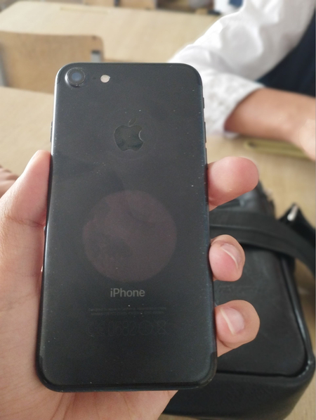 Iphone 7 sotiladi