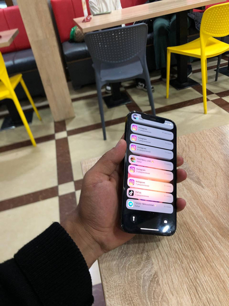 Iphone 12 pro sotiladi sirochni.