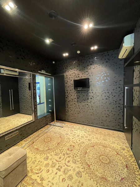Аренда под мебел, магазин,бутик, кафе вдоль дороги ор-р ганга | 238м²