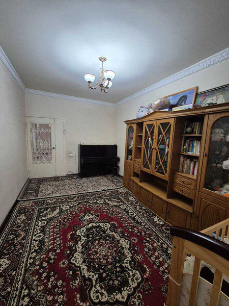 Uy sotiladi Yunusobod 10 kv da  2 xonali