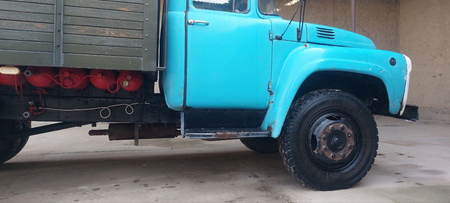 Zil 130 sotiladi