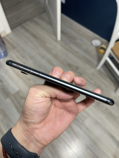 Продается б/у iPhone 8 plus 64 Gb, коробка