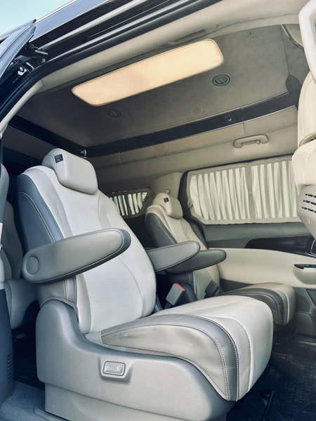 Kia Carnival High limusine sotiladi..