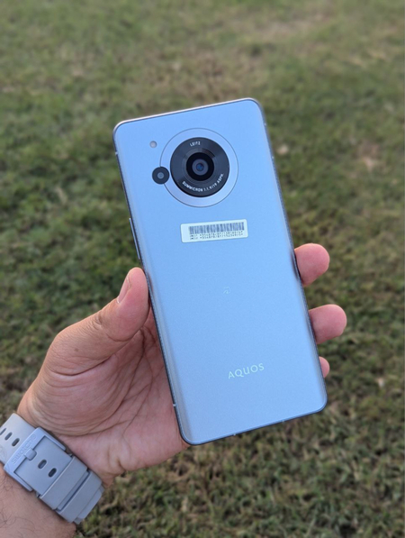 Sharp aquos r7 (12/256 240ghz экран)