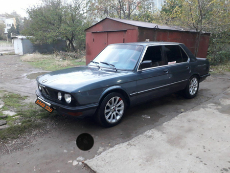 БМВ 520 сотилади йили 1984 м20 матор