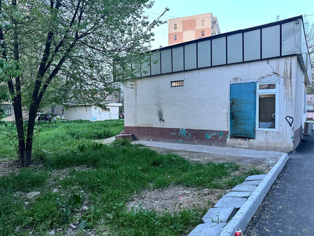 Продам 1 этажное нежилое здание 80 кв. магазин (под стройку)