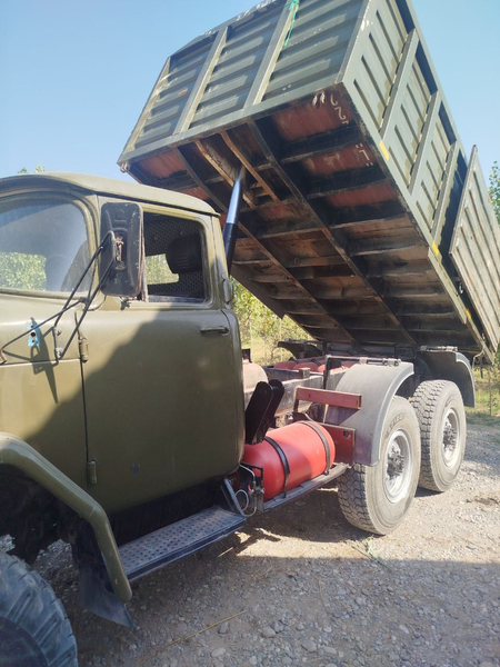 Zil 131 sotiladi