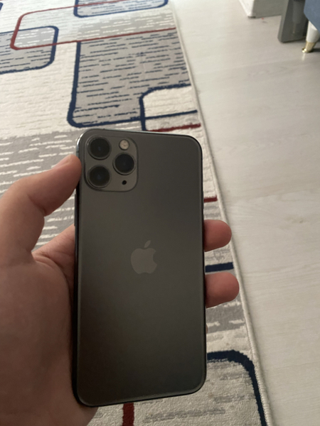 Iphone 11 pro.   .