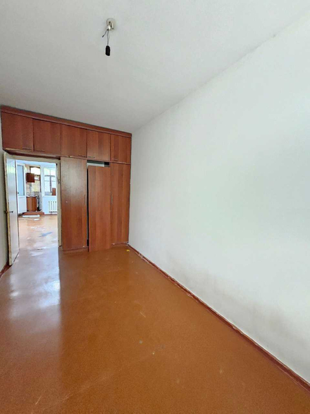 Uy sotaman CHilonzor19 2xonali 2-etaj balkon 1.5*3 maydon 45 Makaronka