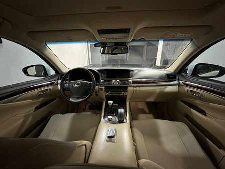 LEXUS LS460L Attaman long