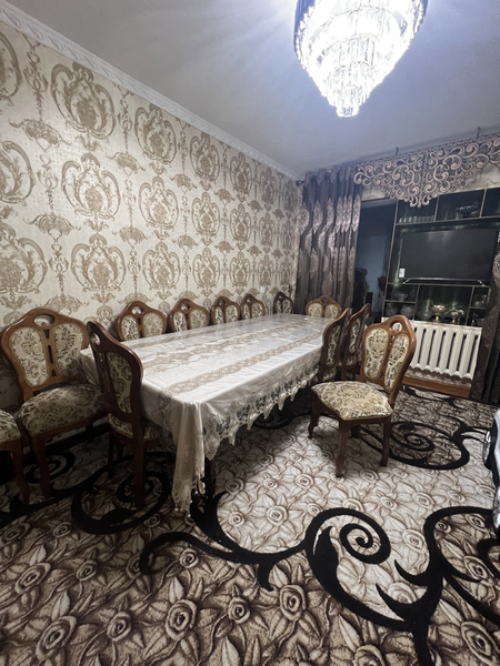Мебель для гостинной стол стулья