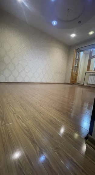 Продаётся 2 Комнатная на Тинчлик балкон 2/6
