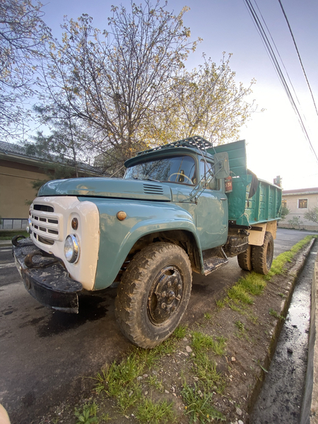 Zil 130 sotiladi