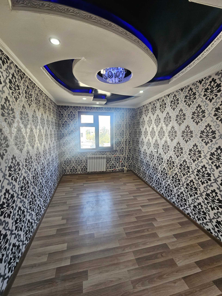5 xonali 100m² 3-qavat sotiladi.