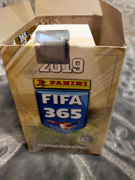 Fifa 2019 Panini (пакетики с наклейками футболистов)