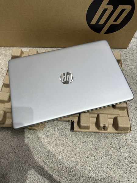 Noutbook Hp core i7 12 pok 8 512
