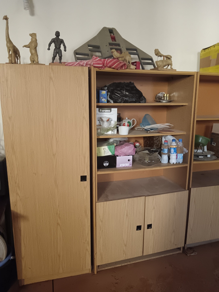 Prodayotsya stroy mebel telivizor stol stul