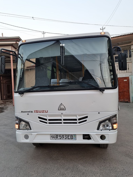 ISUZU HC40. 2016