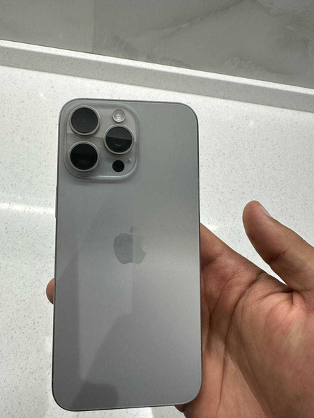 iphone 15 pro max natural