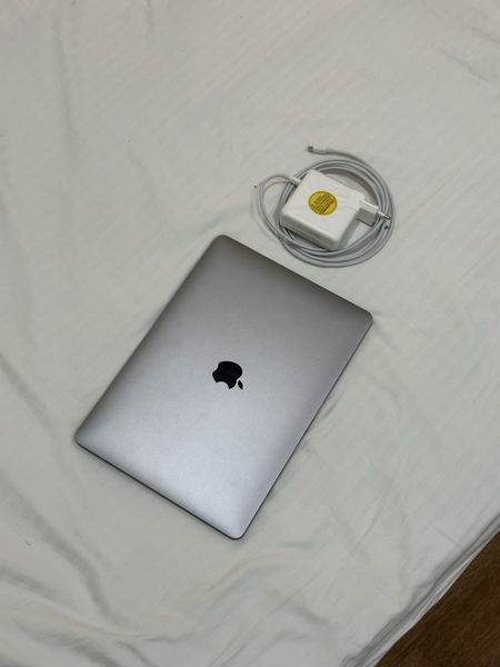 Macbook Pro 2018 | Core i7 | 16GB RAM | 512Gb