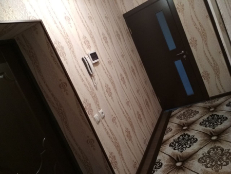 Сергели 5А, 2-хонали уй ижарага берилади.