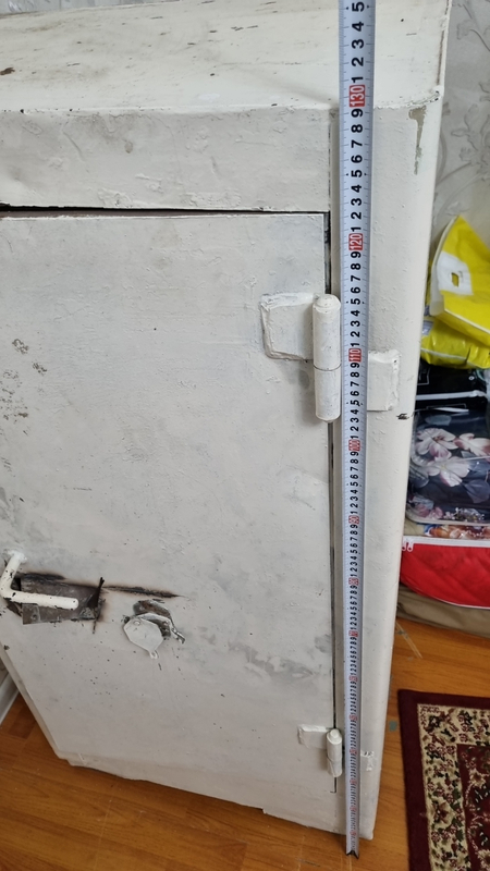 Срочно продаётся Сейф металлический советский  130×65×50