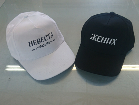 Кепки на заказ с любым логотипом. Однотонные тоже есть любого цвета !