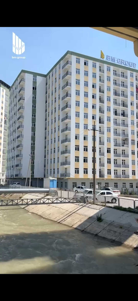 Novostroyka kvartira sotiladi