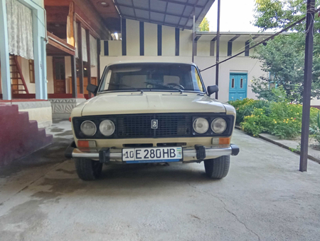 Vaz 21063 sotiladi srochni