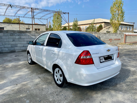 Nexia 3 oq rangda yili 2018 yurgani 135000