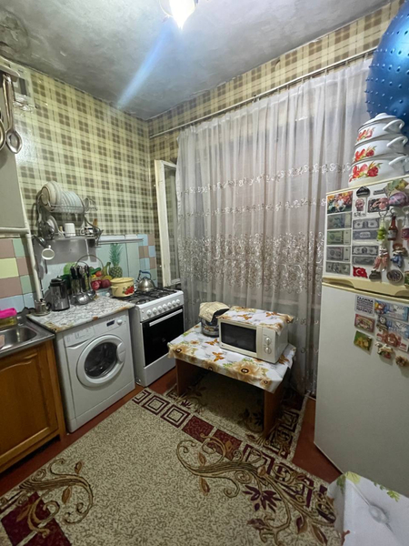 Бешкурган 1, Таксымбаева. Продается Квартира 1/4/4