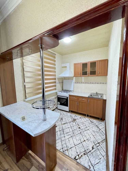 Продам свою квартиру Чилонзар 4 1/4/4, балкон 1,5*3, Кирпич