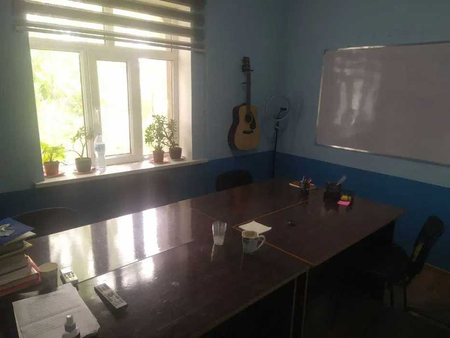 Сдается офис на Дархане 18 кв. 200 у.е. от собственника.