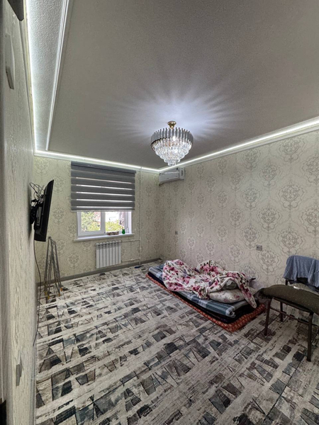 Чирчик шахри 1 хонали сотилади 30 квадрат Кирпичний дом 28.500$