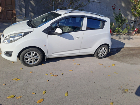 Spark mowina sotiladi