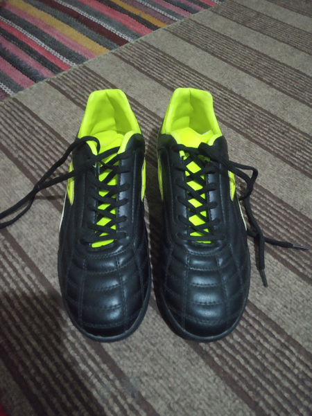 Fotbol uchun oyoq kiyim